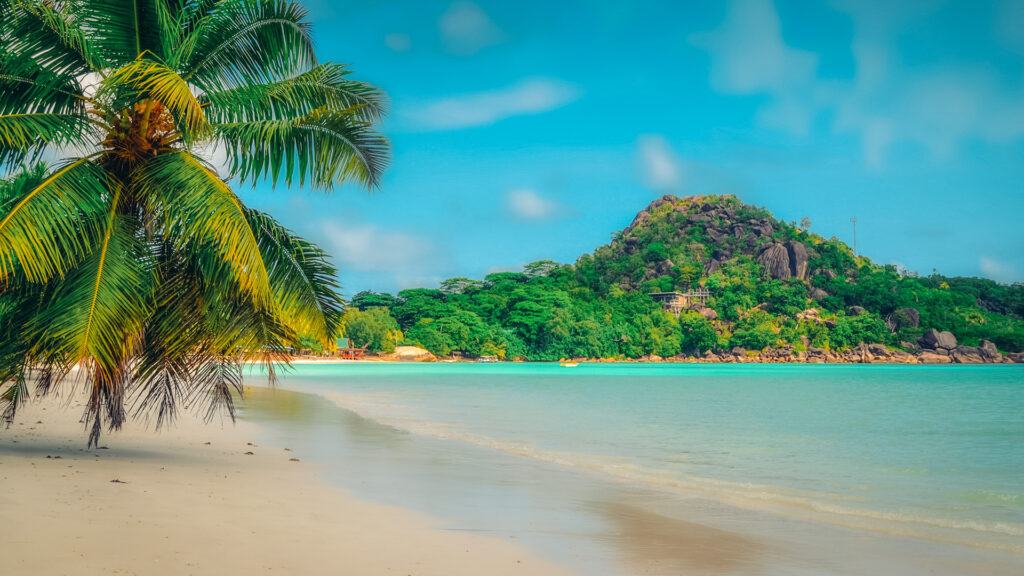 Visit Praslin Island - SezMarine Seychelles